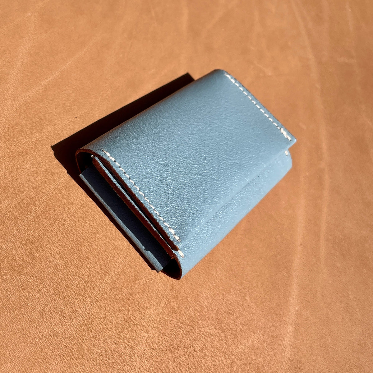 Handmade Leather Magnetic Close Card Wallet - Busy Body– House of Handmade